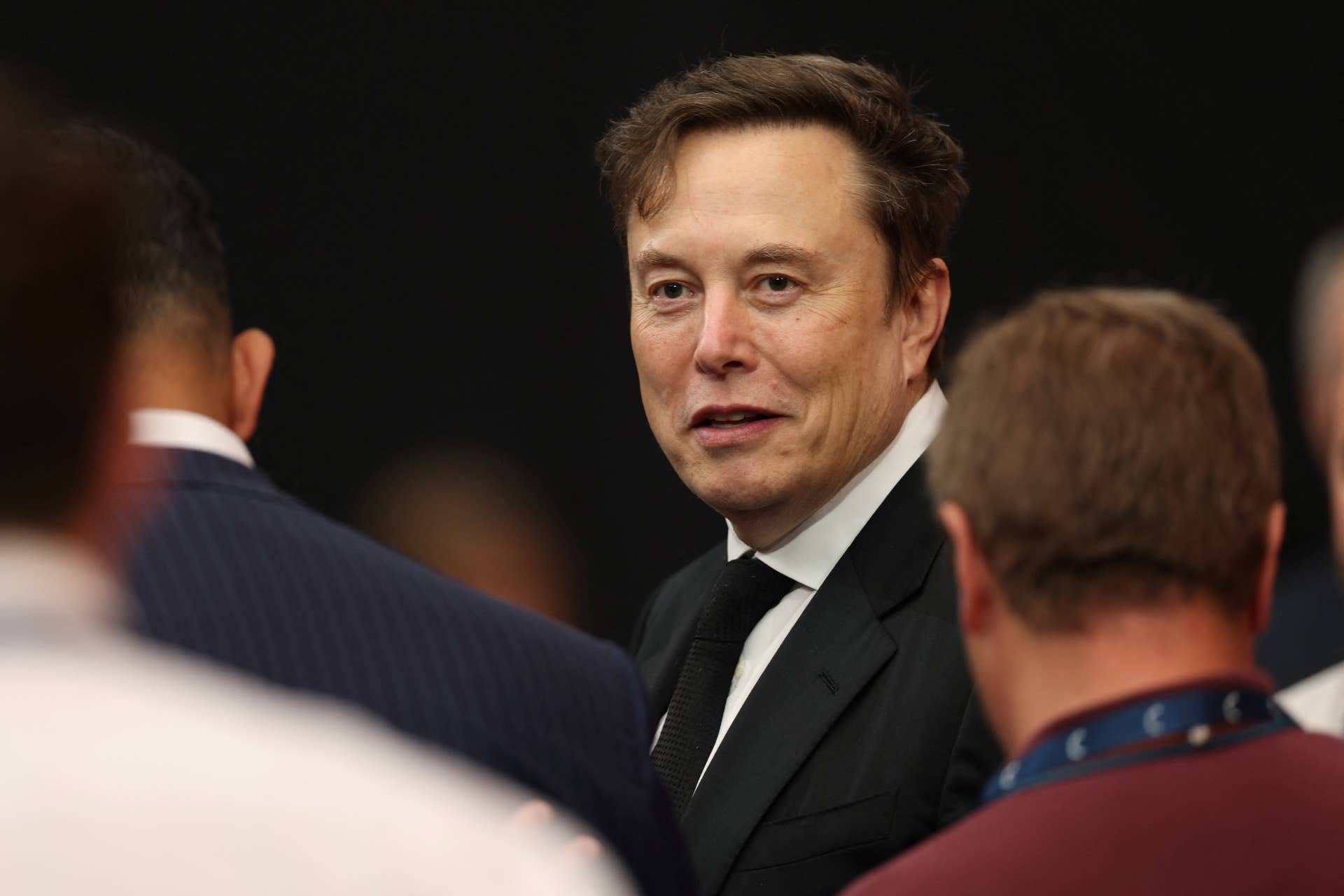 Elon Musk Promises ‘Crazy’ Tesla Roadster Tech — Could It Really Fly ...