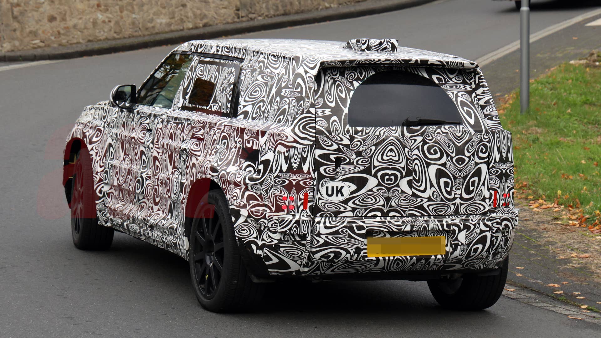 The Baby Defender Sport Won't Be EV-Only After All - Autoblog
