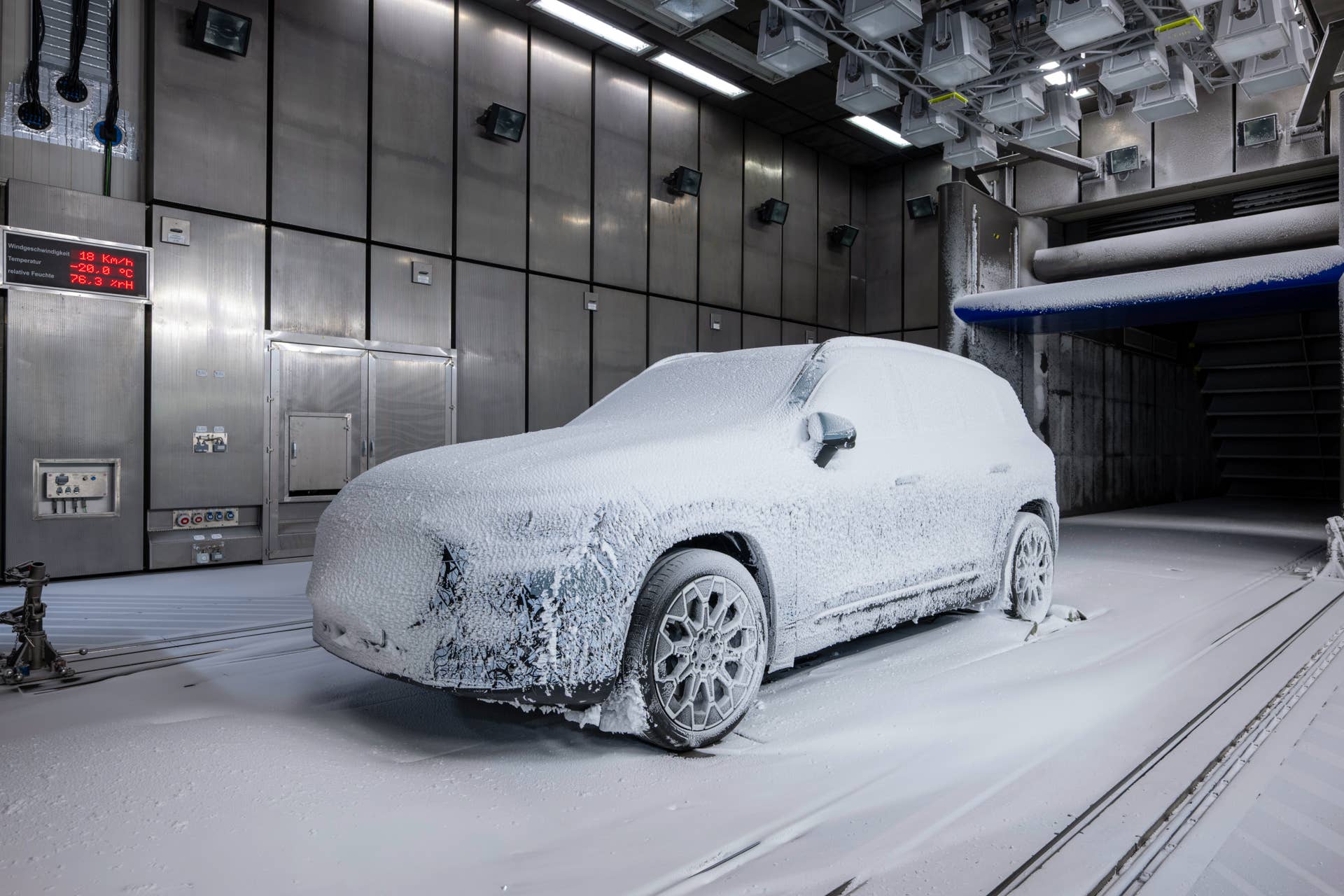 Mercedes Says Its Latest EV Can Heat Up Faster Than Its Gas Cars - Autoblog