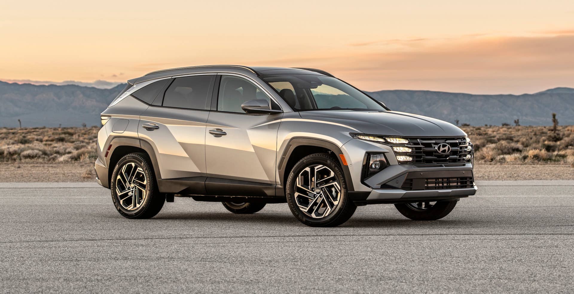 2026 Toyota RAV4 PHEV vs Hyundai Tucson PHEV: 5 Major Differences ...