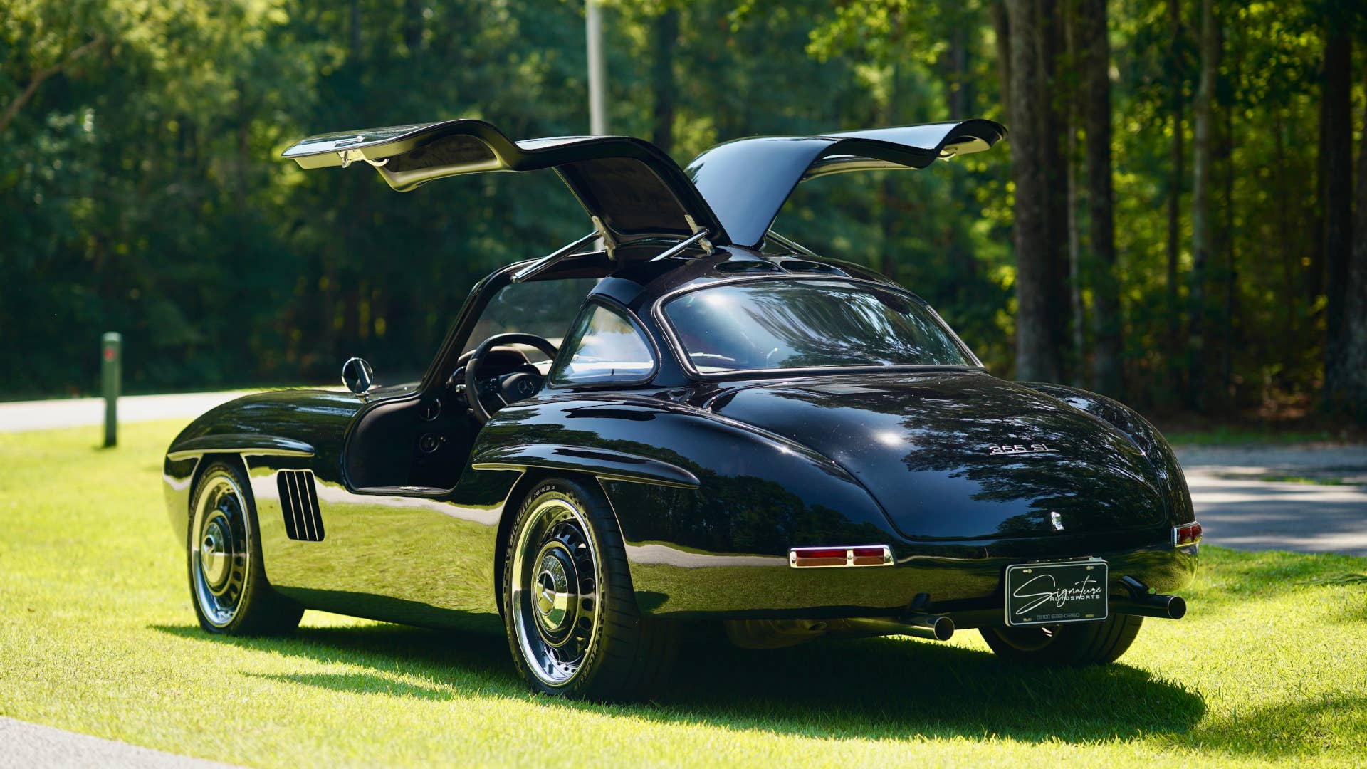 This $300K Restomod Turns a Mercedes SLK 55 Into a Modern 300SL ...