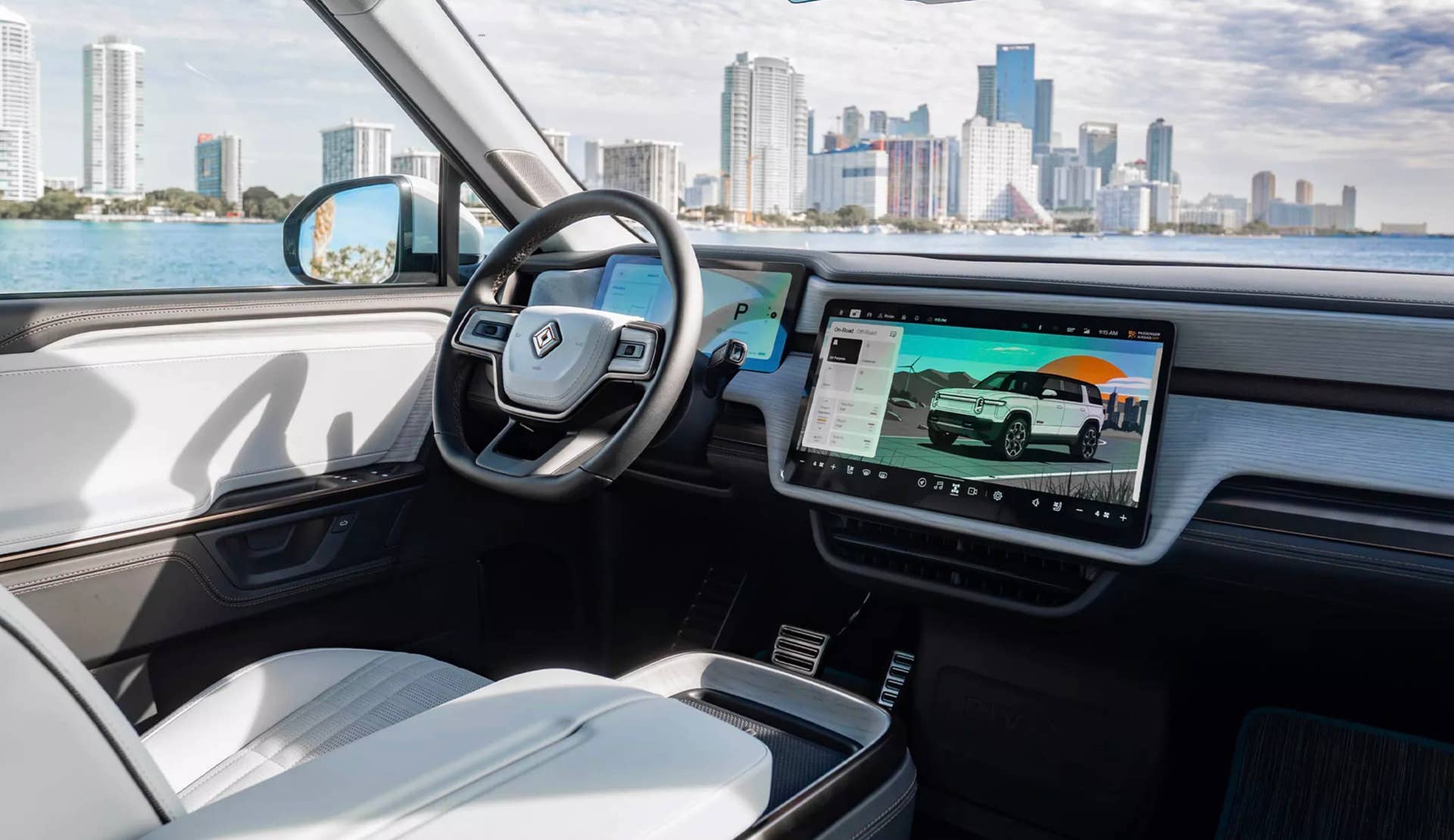 Rivian CEO Shades Rival Automakers to Explain Why Its EVs Lack CarPlay ...