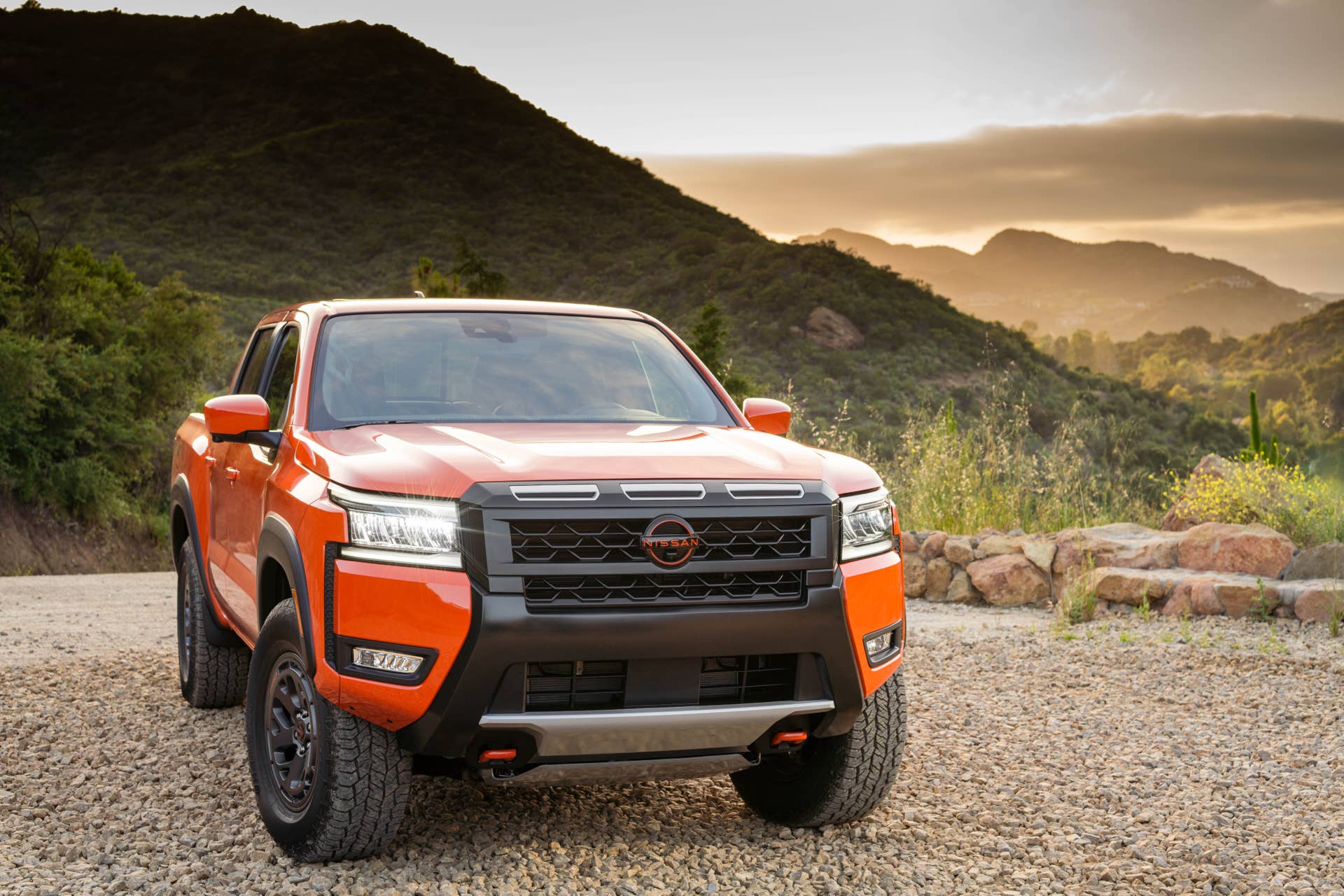 Nissan Frontier Vs. Toyota Tacoma: 5 Key Differences - Autoblog