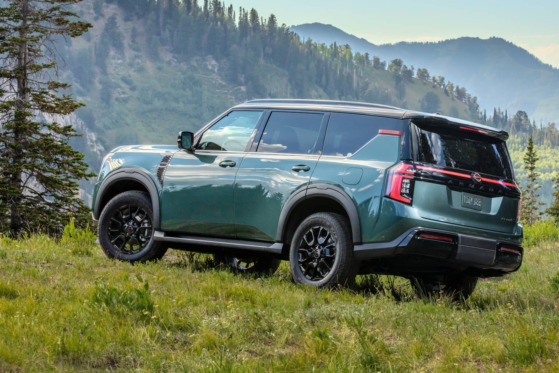 2026 Toyota Sequoia vs 2026 Nissan Armada: 5 Key Differences - Autoblog