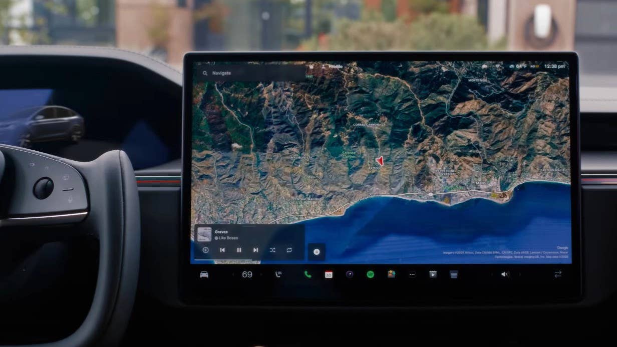 2026 Tesla Model X Interior Review: Features, Space & Downsides - Autoblog