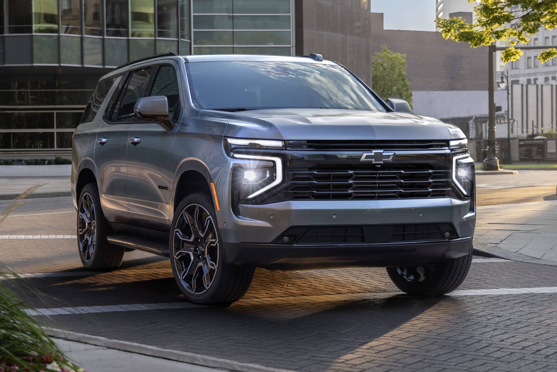 Brand-New Chevrolet Tahoe Leaks Water From Roof While Driving - Autoblog