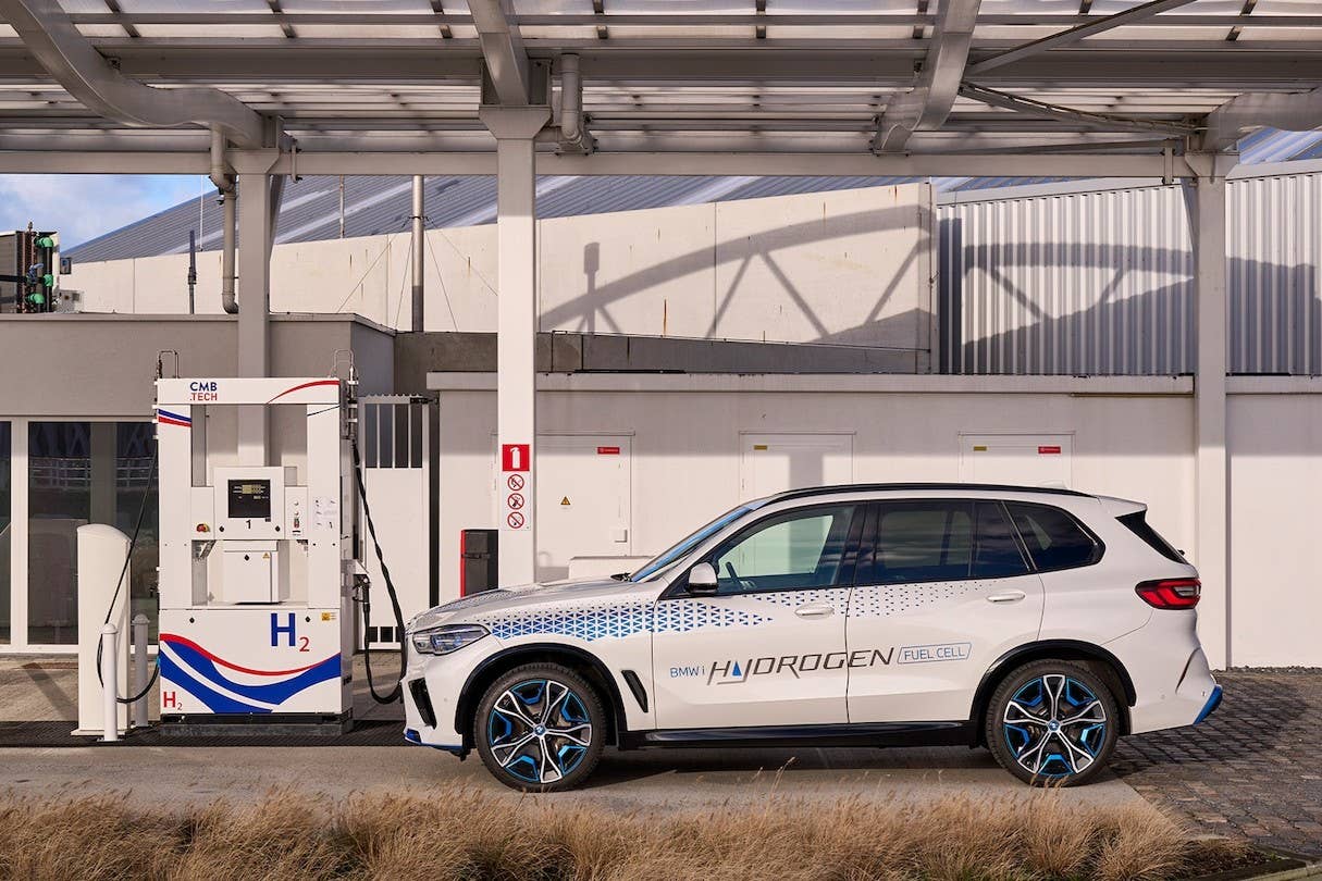 BMW iX5 Hydrogen 2028: Why BMW’s Hydrogen Future Lives On - Autoblog