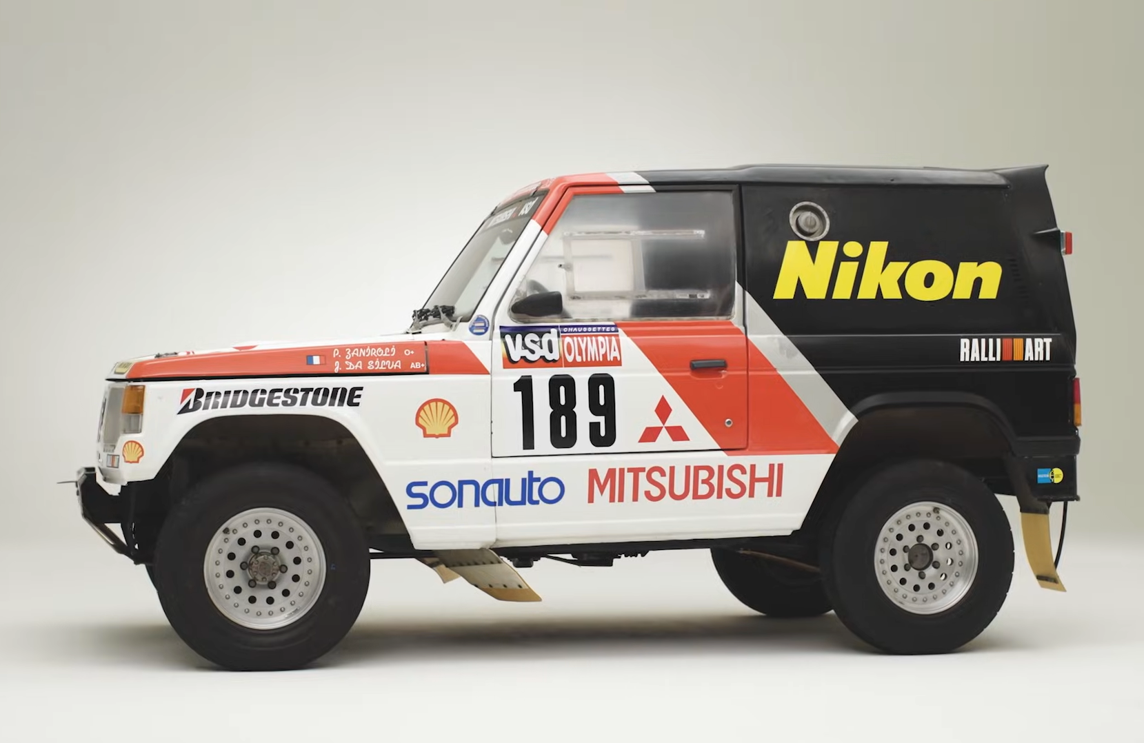 Mitsubishi Brings Its Original Dakar-Winning Pajero Back to Life After ...
