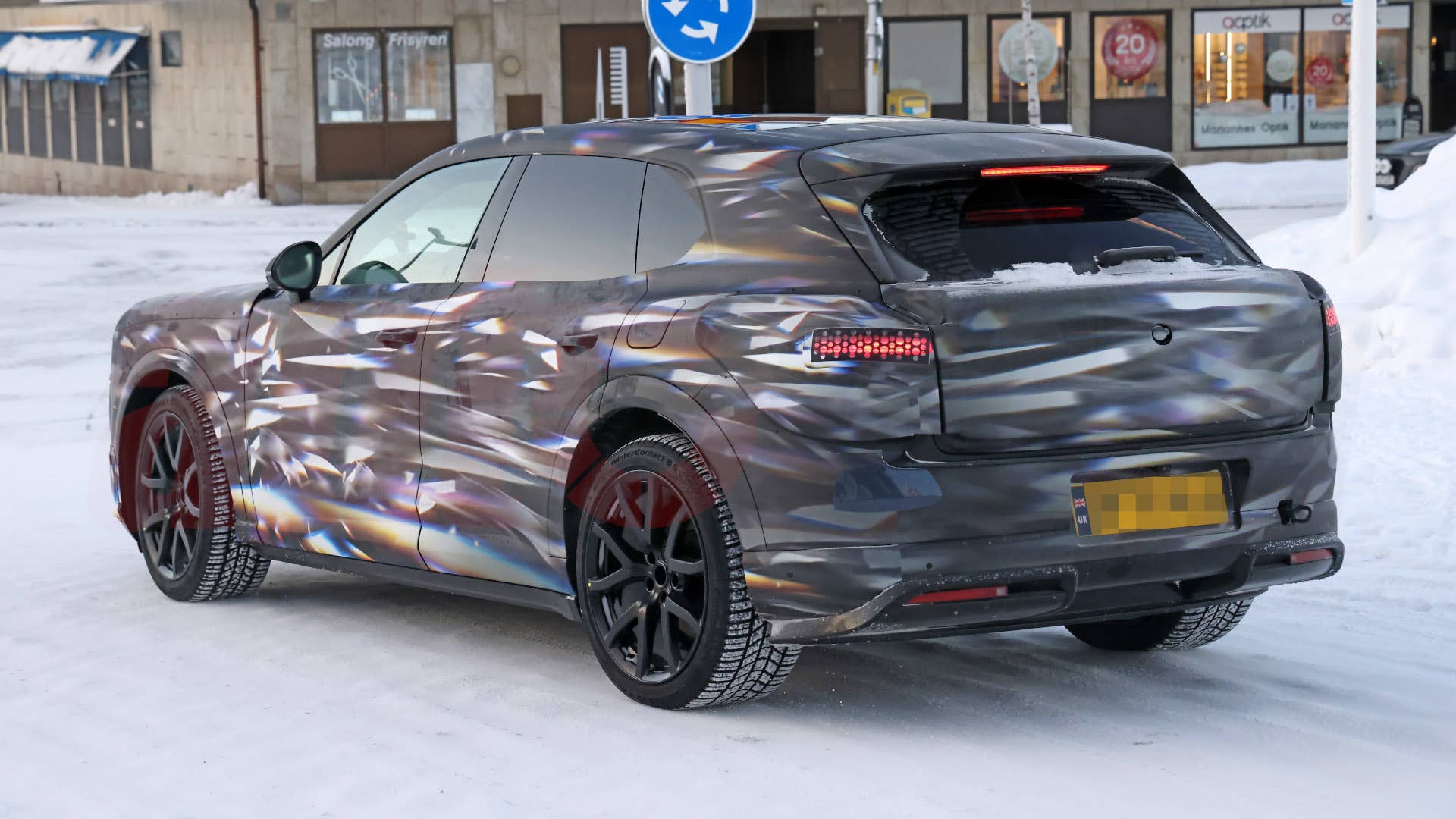 SPIED: Bentley's Baby SUV Shows Off With a Stunning Interior - Autoblog