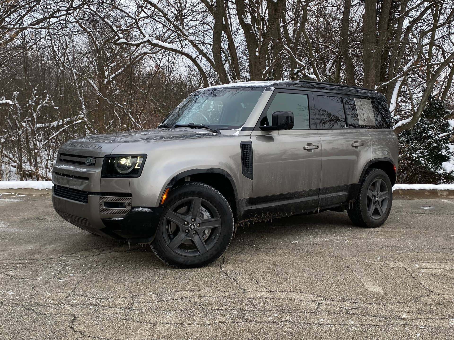 I Drove the 2025 Land Rover Defender 110 X-Dynamic SE in a Chicago ...