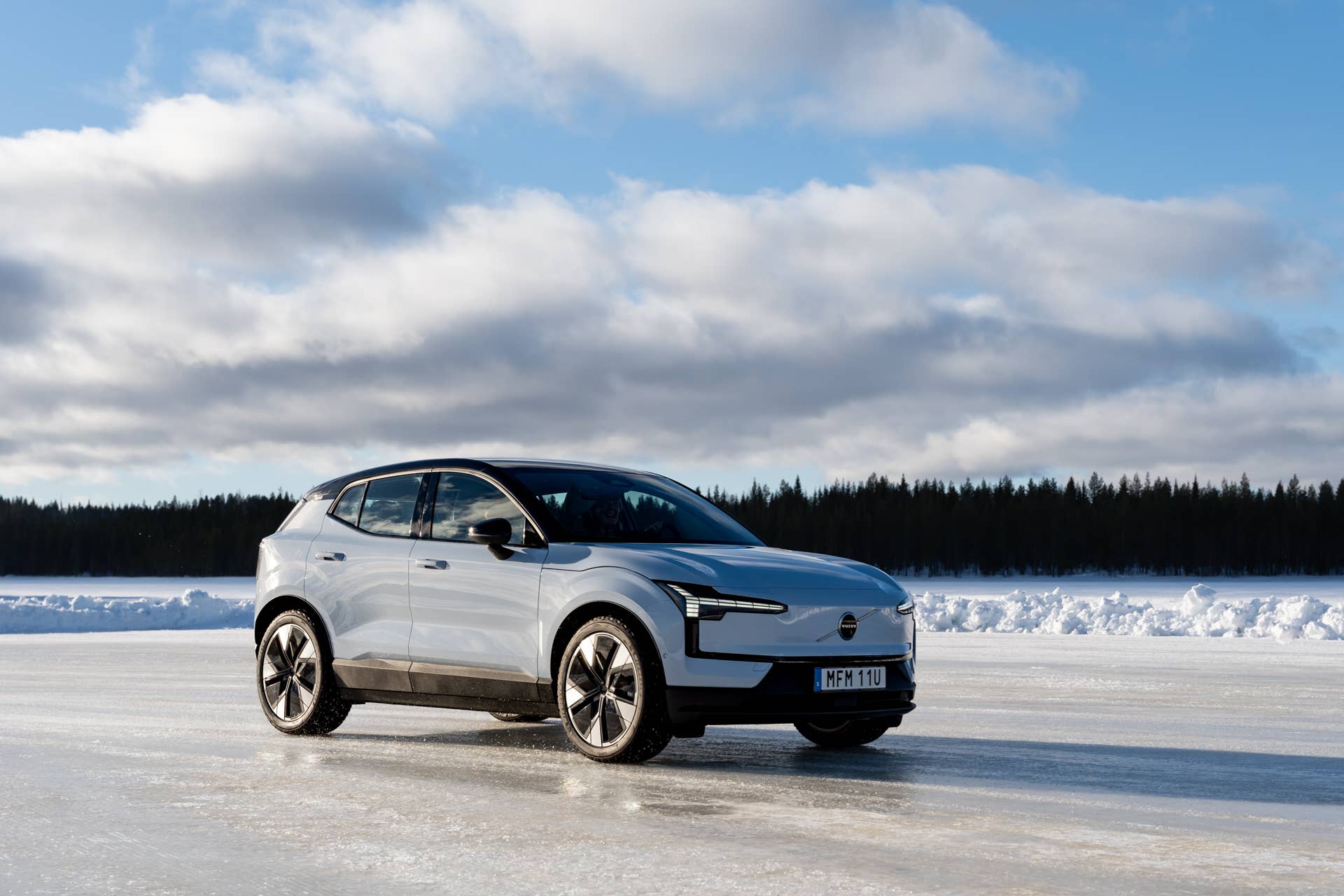 This 422-Horsepower Electric Crossover Starts At Under $50,000 - Autoblog