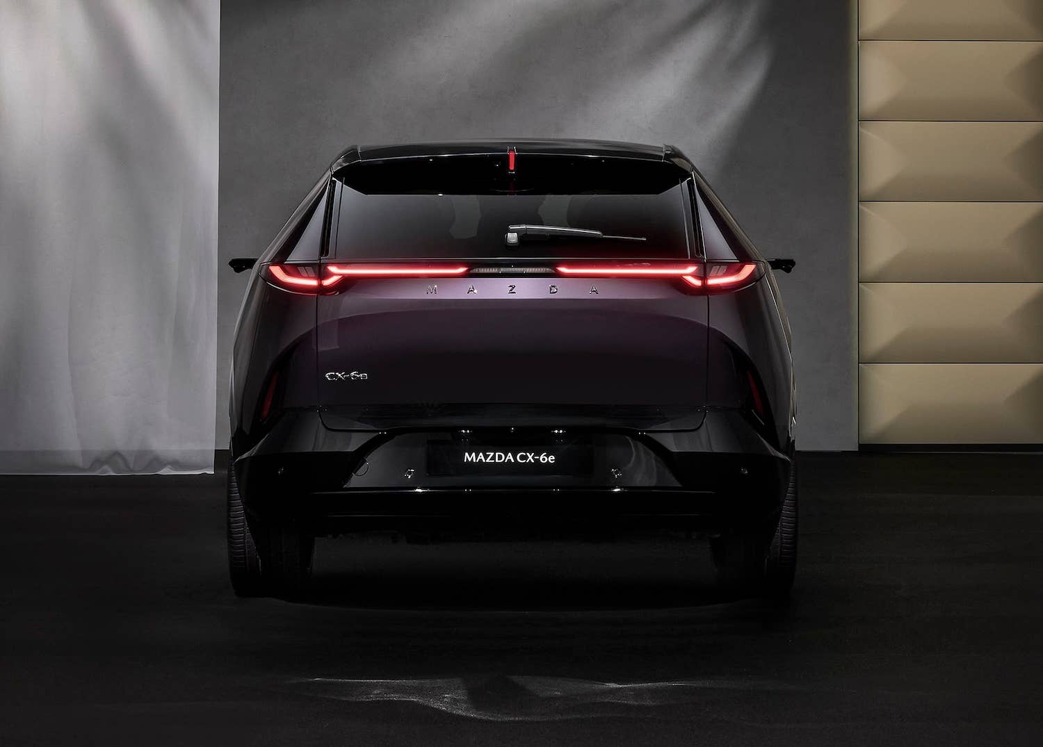 Mazda's New Electric SUV Has a 26-Inch Screen But There's a Catch With ...