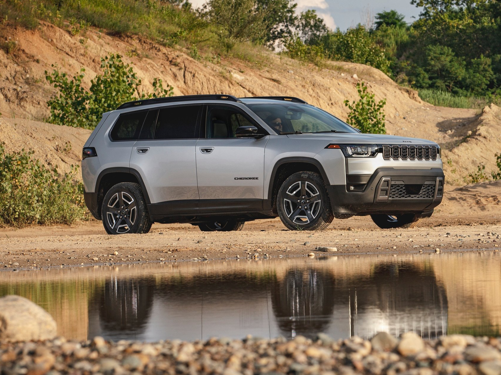 New Jeep Cherokee Hybrid Could Use Toyota Hybrid Tech - Autoblog