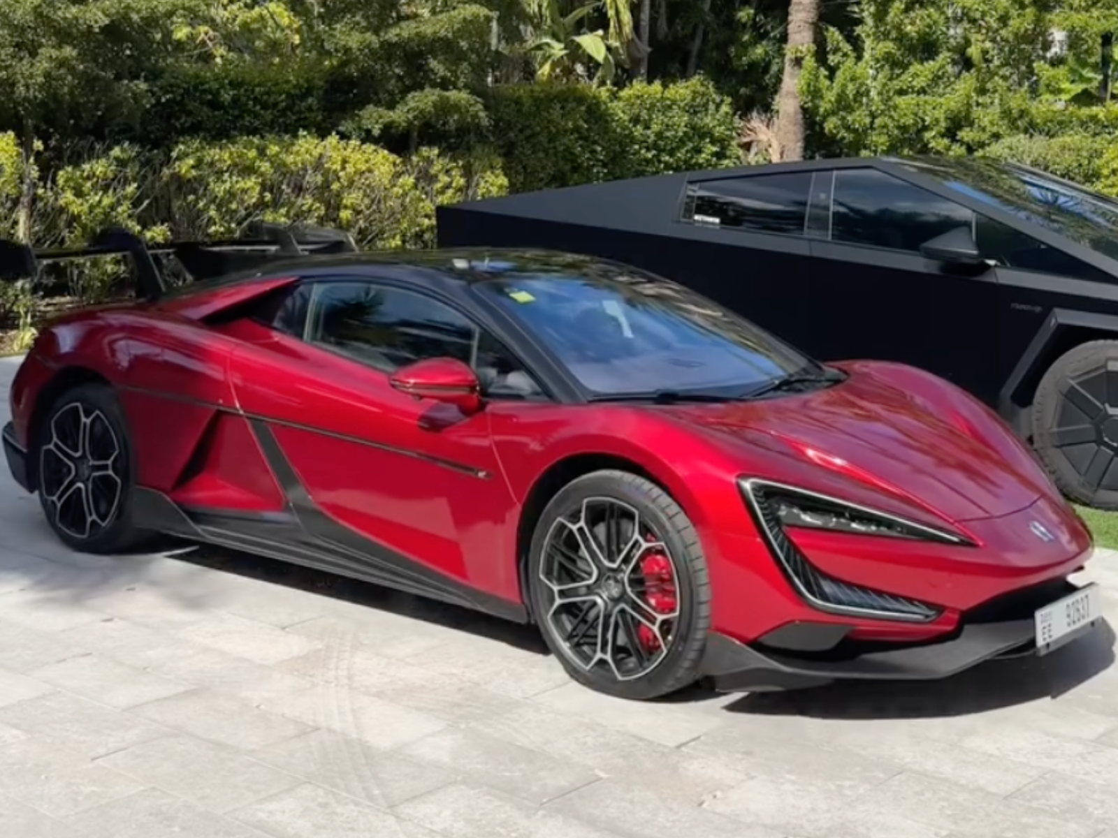 A 3,000-HP Chinese Electric Hypercar Just Showed Up in the US - Autoblog