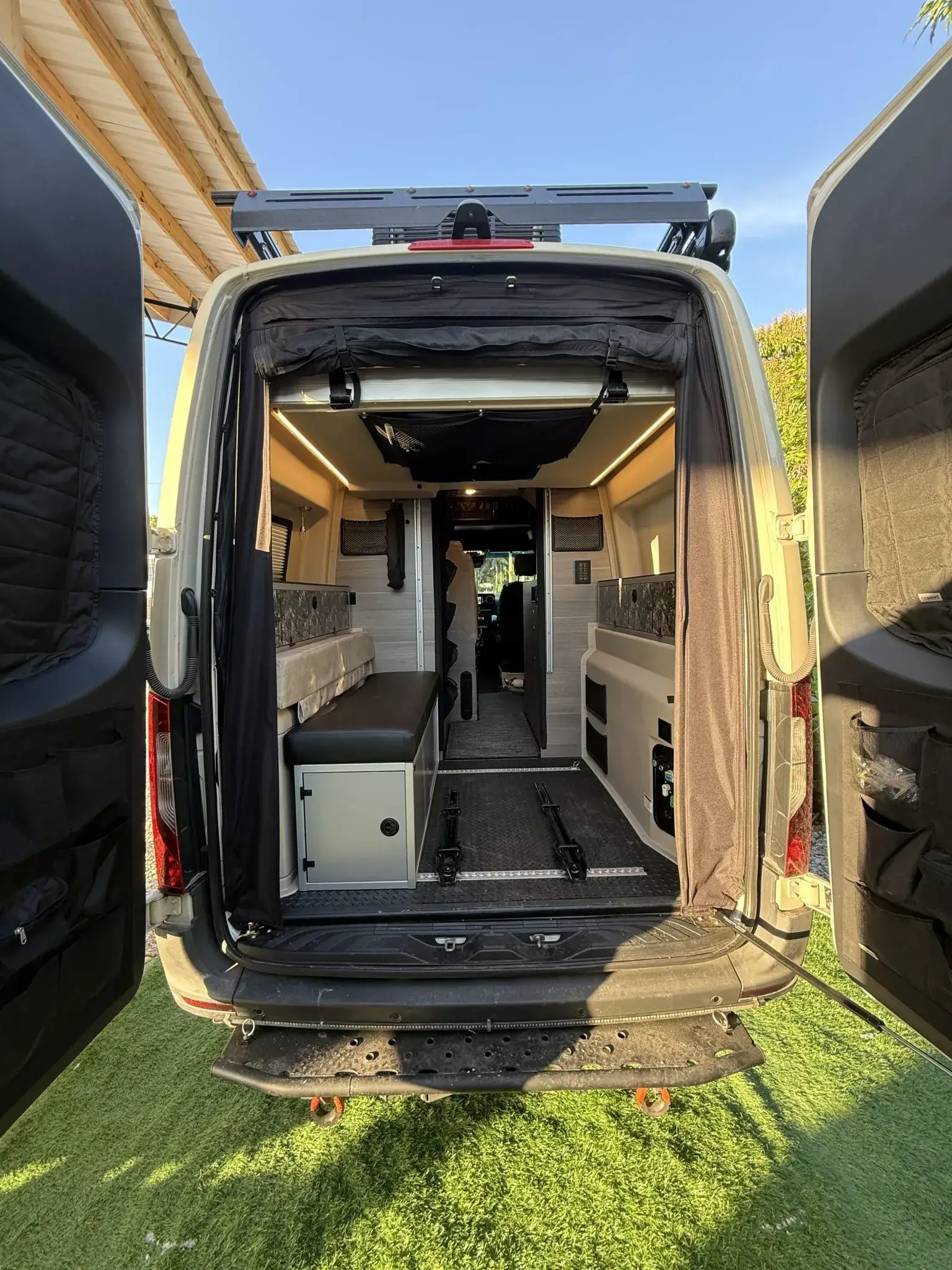 Adventure-Ready 2023 Entegra Coach Launch 4×4 For Sale With 25,000 ...