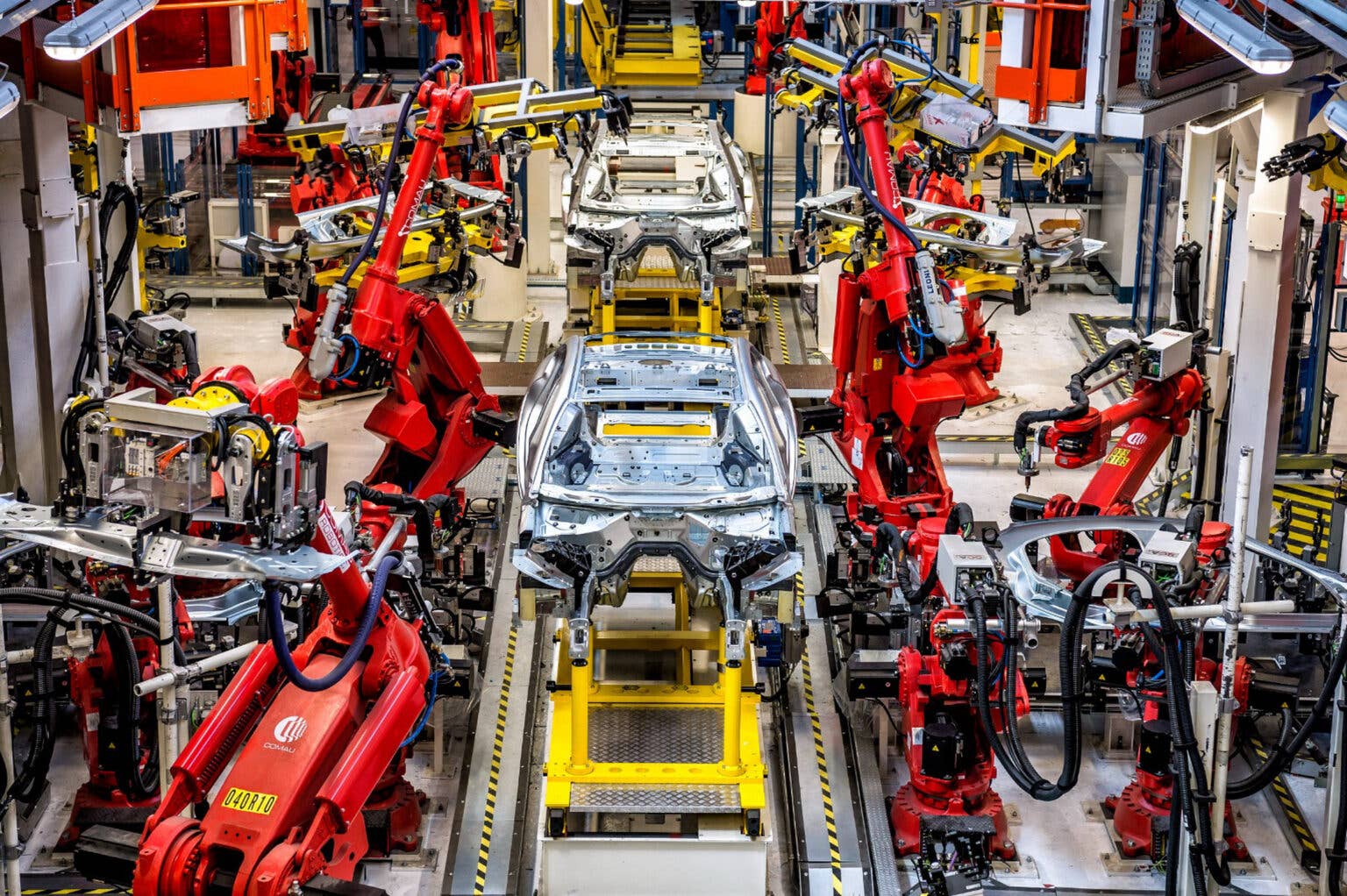 Alfa and Maserati Factory Closes in Italy as EV-Only Bet Backfires ...