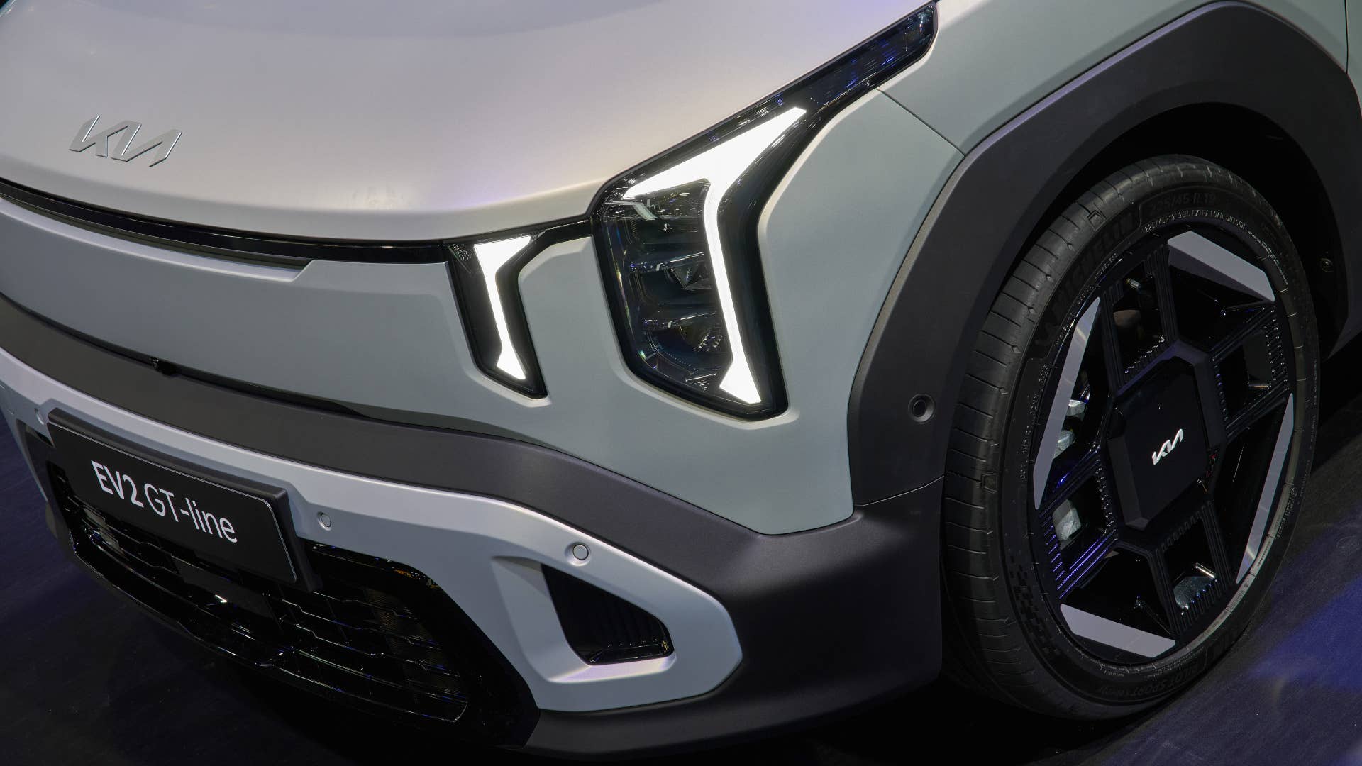 Kia's Smallest and Cheapest EV Debuts in 5 Flavors with Best-in-Class ...