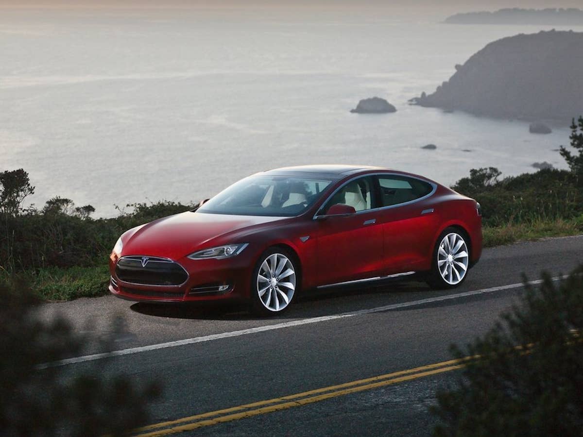 Tesla Settles Lawsuit Over Fatal Model S Crash That Killed Two Teens ...