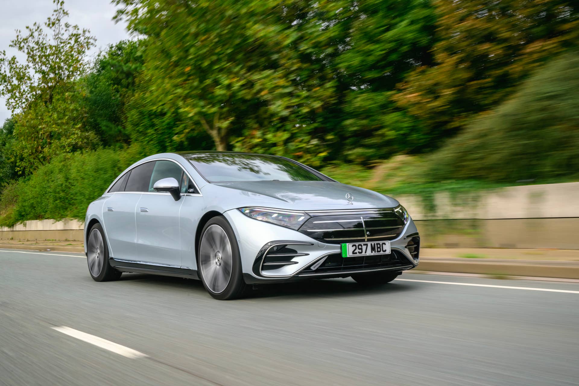 Mercedes-Benz Reveals EV Battery Design That Could Cut Weight and ...