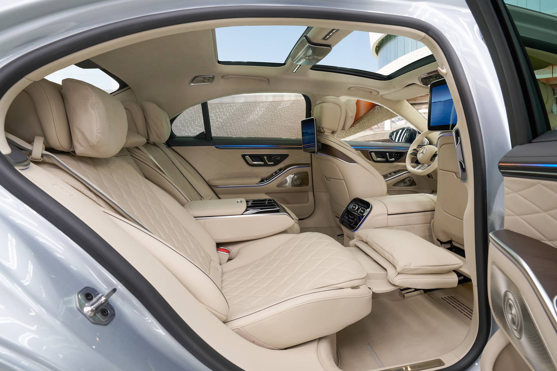 2027 Mercedes-Benz S-Class Arrives To Reclaim Its Luxury Crown - Autoblog