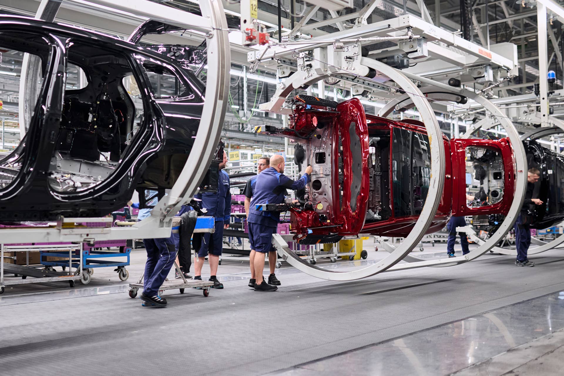 BMW’s Regensburg Plant Now Builds a Car Every 57 Seconds - Autoblog