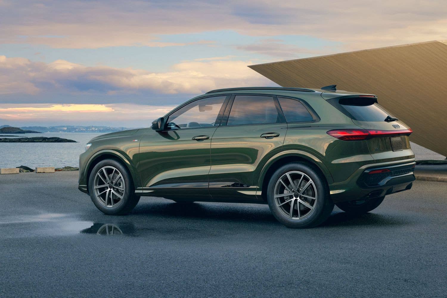 Audi Keeps Its Special Lease Offer for the Q5 Premium Plus this May ...