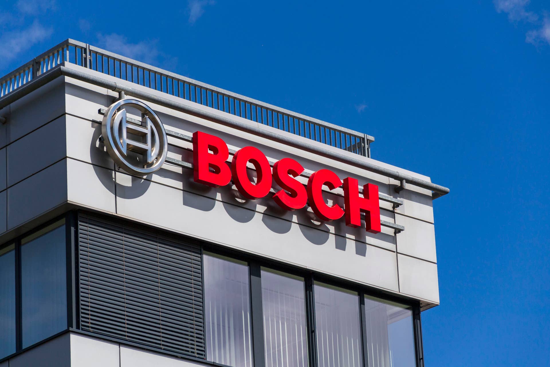 Amazon Has a $219 Bosch Router on Sale for 31% Off - Autoblog