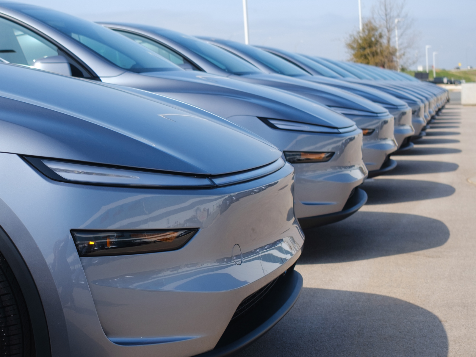 Tesla Just Took Away Autopilot and Made Full Self-Driving the Only ...