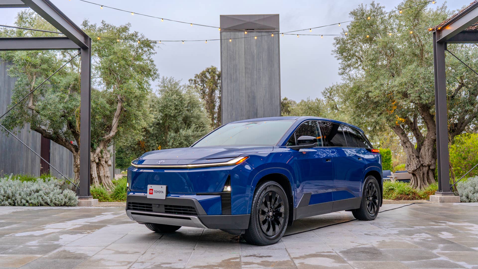 The 2027 Toyota Highlander Goes All-Electric: Exclusive First Look and ...