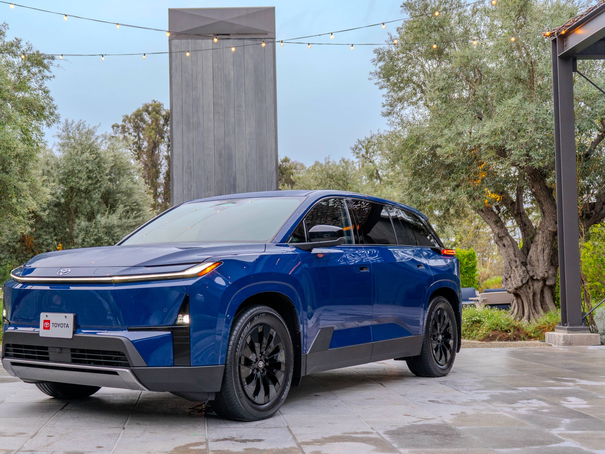 The 2027 Toyota Highlander Goes All-Electric: Exclusive First Look and ...