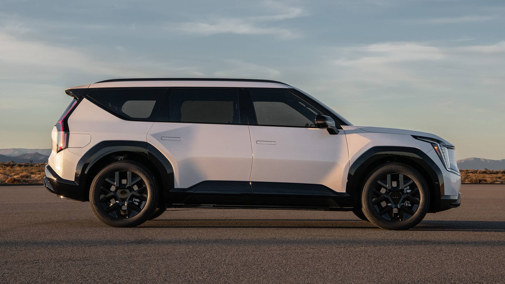 Kia Rolls Out Enticing EV9 Lease Offers This May - Autoblog