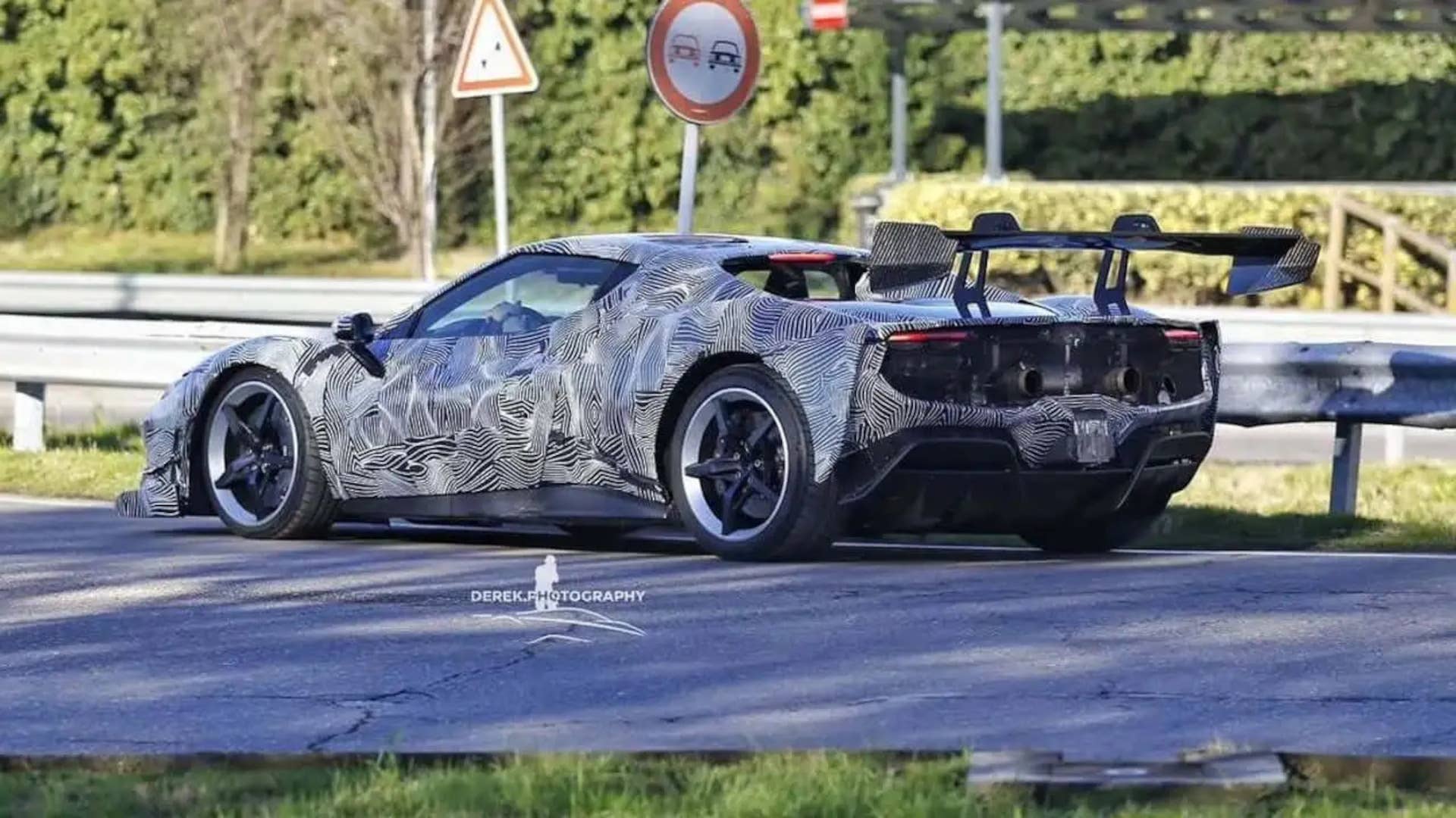 Ferrari 296 Challenge Stradale Could Outgun the V12 12Cilindri - Autoblog