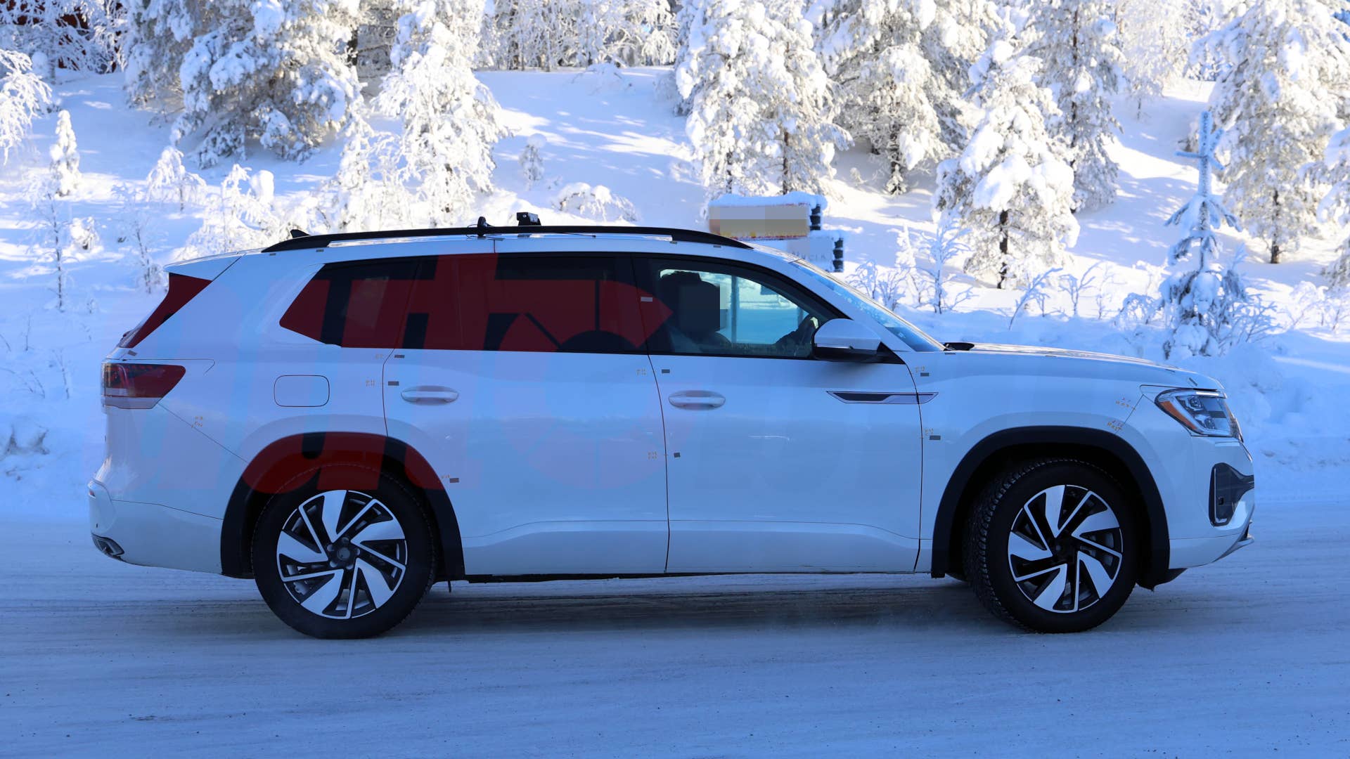 Volkswagen’s 2027 Atlas Gets a High-Tech Interior With a Hidden Screen ...