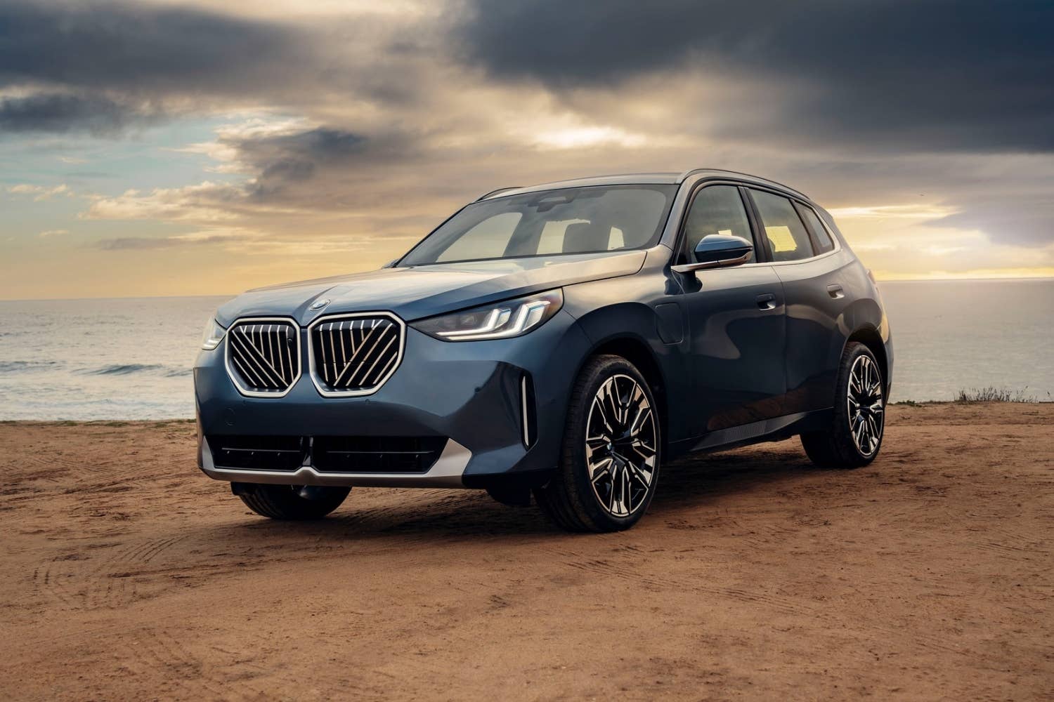 BMW Kicks off February with Lease Deals for its Best-Selling X3 - Autoblog