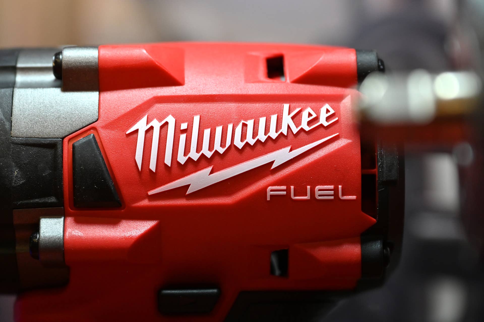 The Milwaukee M18 6Ah Battery Starter Kit Is 47% Off - Autoblog