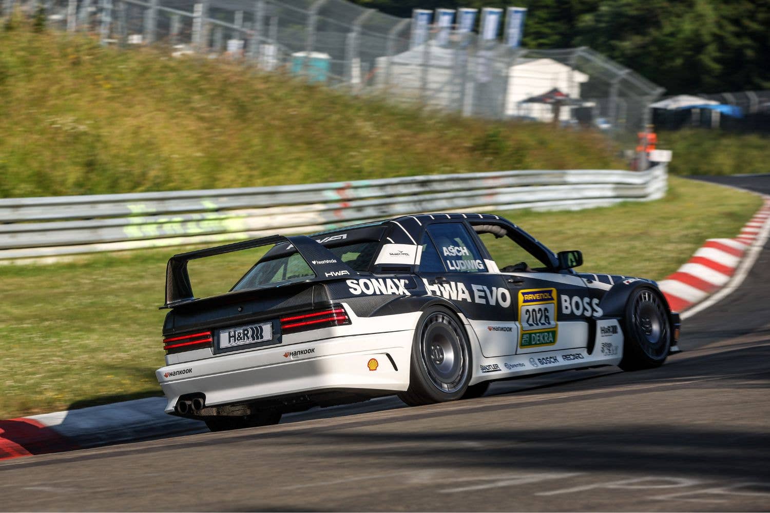 The Mercedes 190E Evo II Returns to the Nürburgring — in Modern Form ...