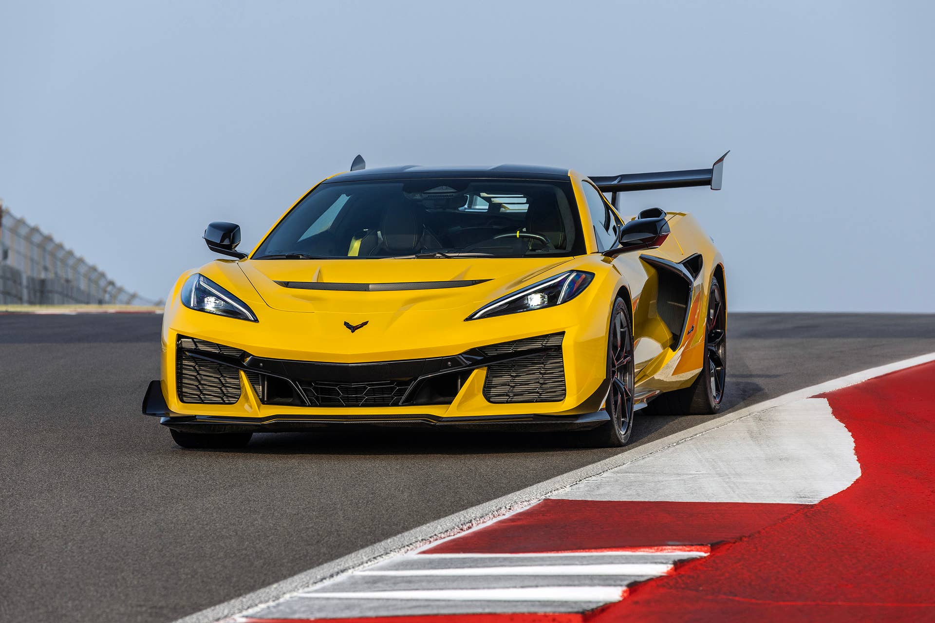 Chevrolet Corvette ZR1 Breaks McLaren Senna Lap Record in Virginia ...