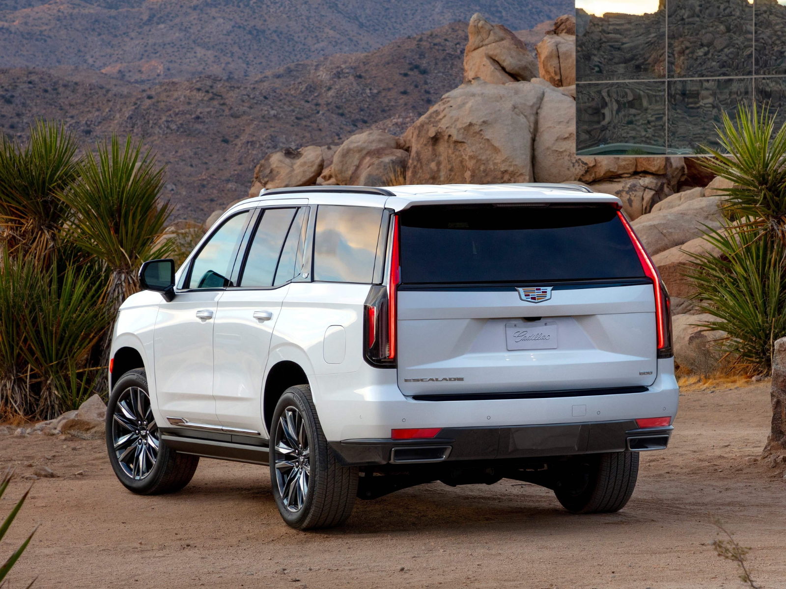 GM Recalls 43,000 SUVs Over Transmission Issue That Can Lock Rear ...