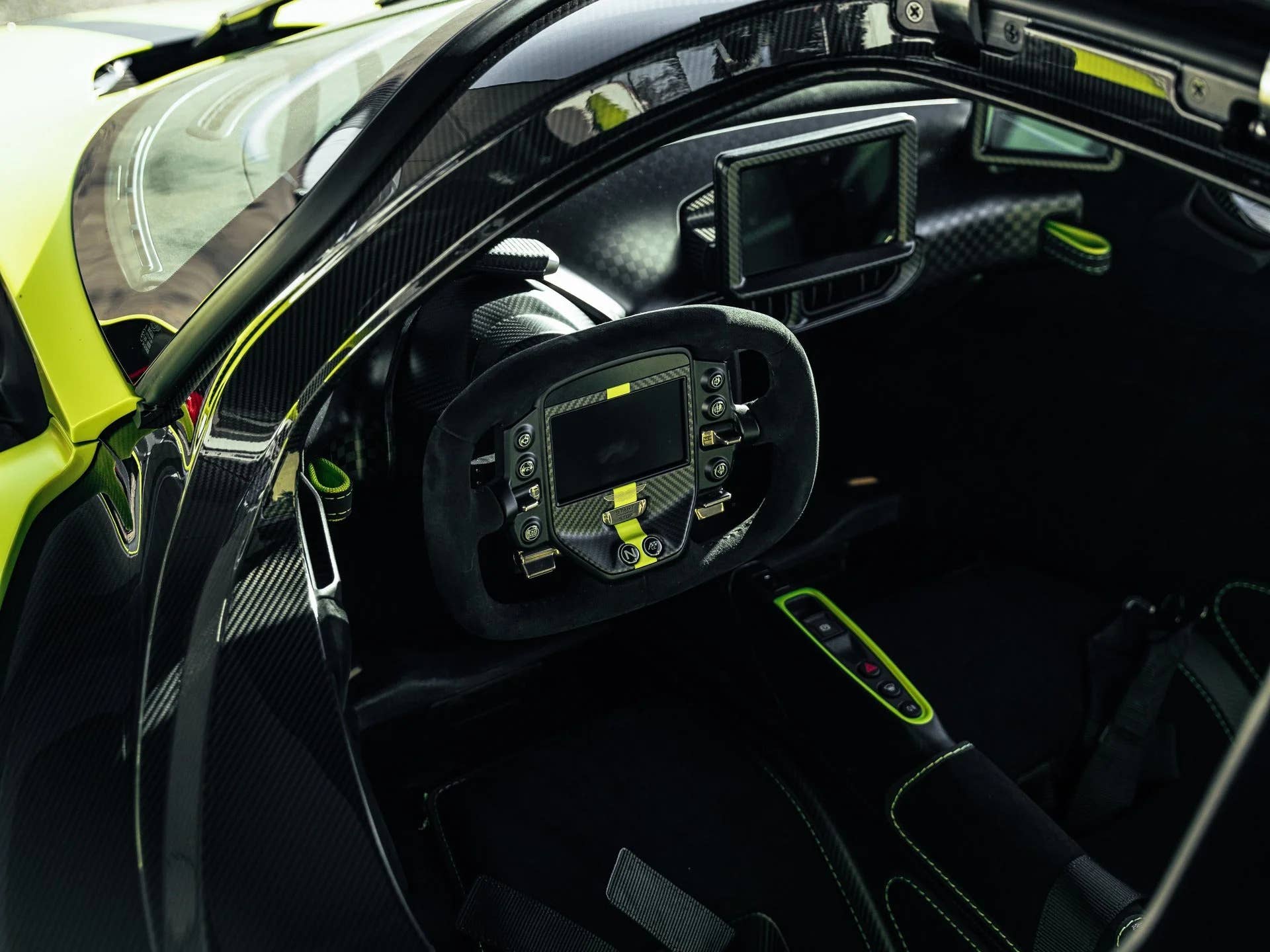 156-Mile Aston Martin Valkyrie Could Fetch $3 Million - Autoblog