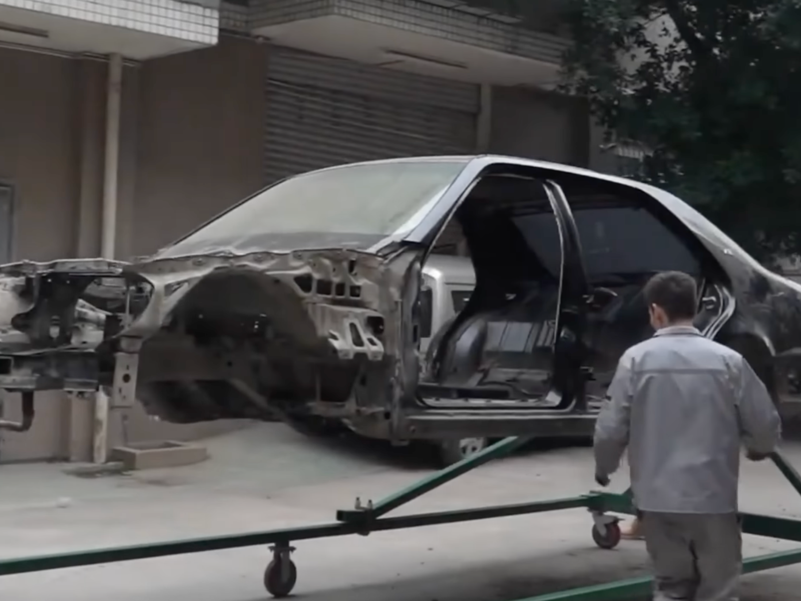 A Junkyard V12 Mercedes S600 Just Got a Ground-Up Restoration - Autoblog