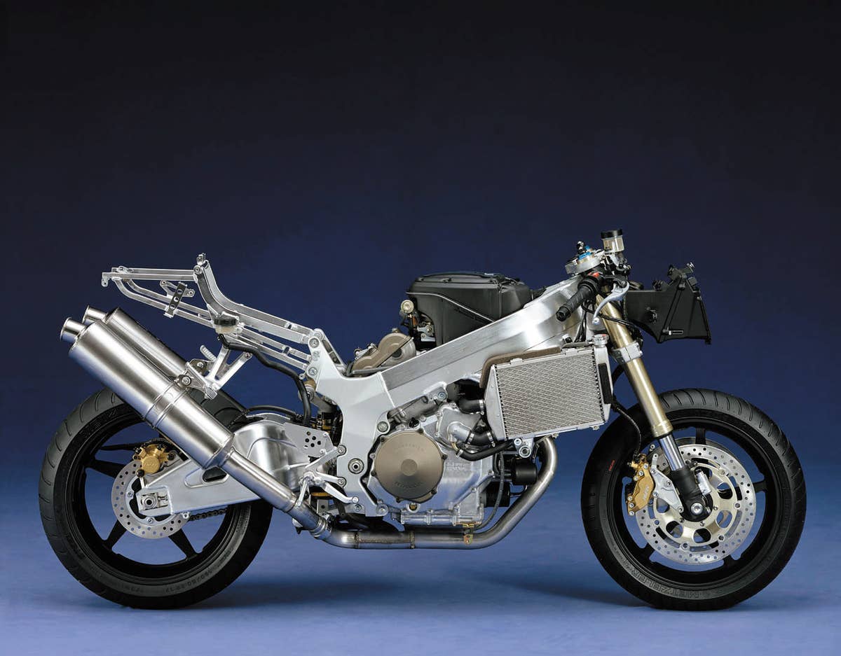 How Honda Built a V-Twin Engine to Beat Ducati - Autoblog
