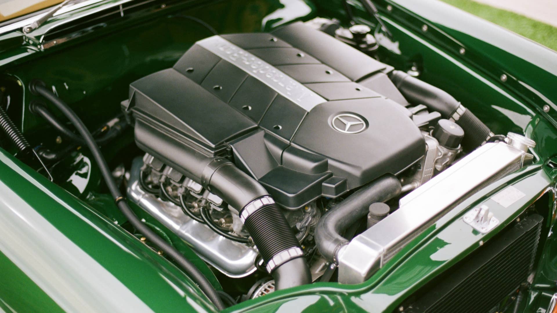 This Classic Mercedes 280 SE Hides a 640-HP AMG V8 - Autoblog