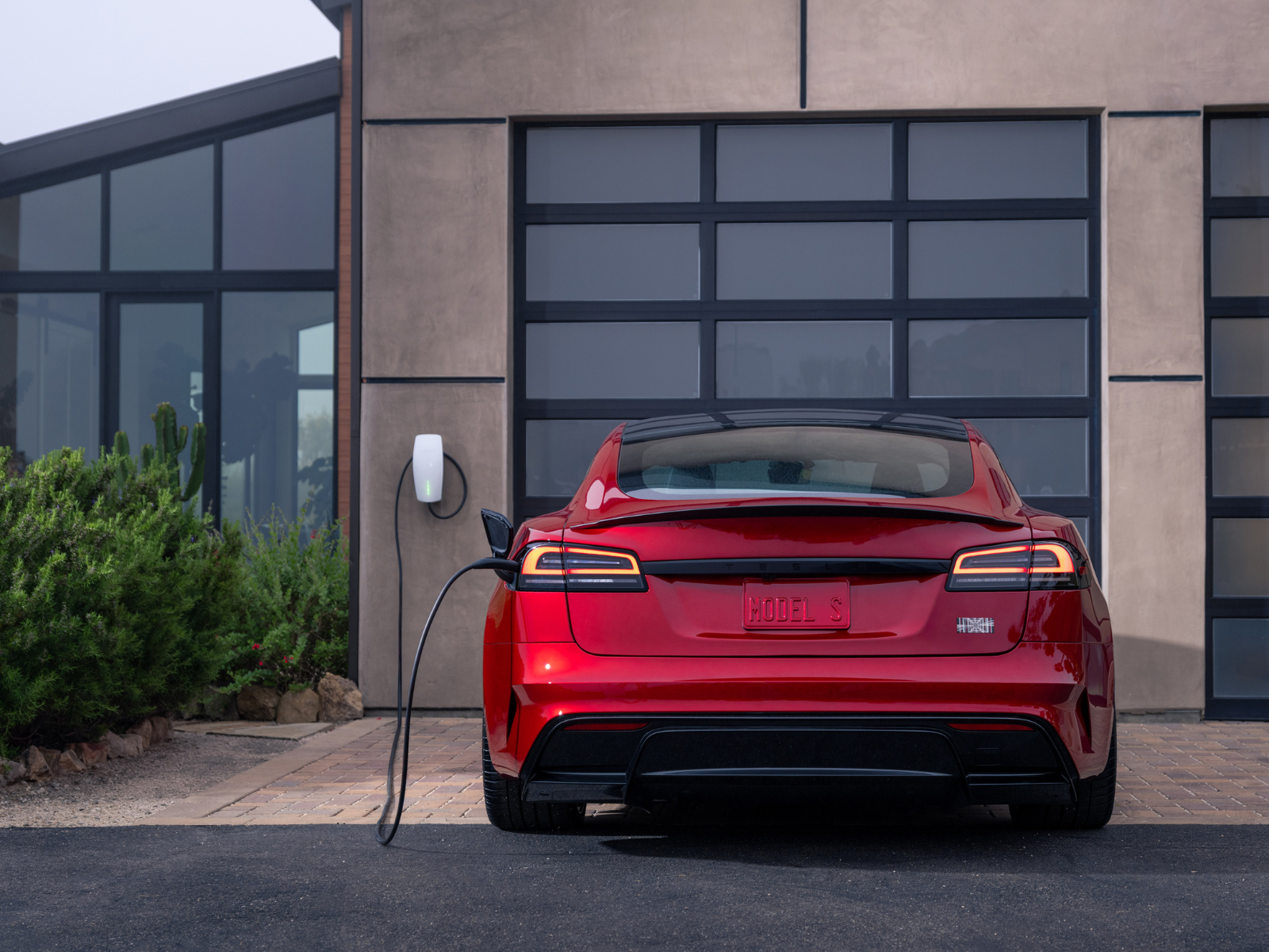 Here’s Your Last Chance to Lease a Tesla Model S this April Before It's ...