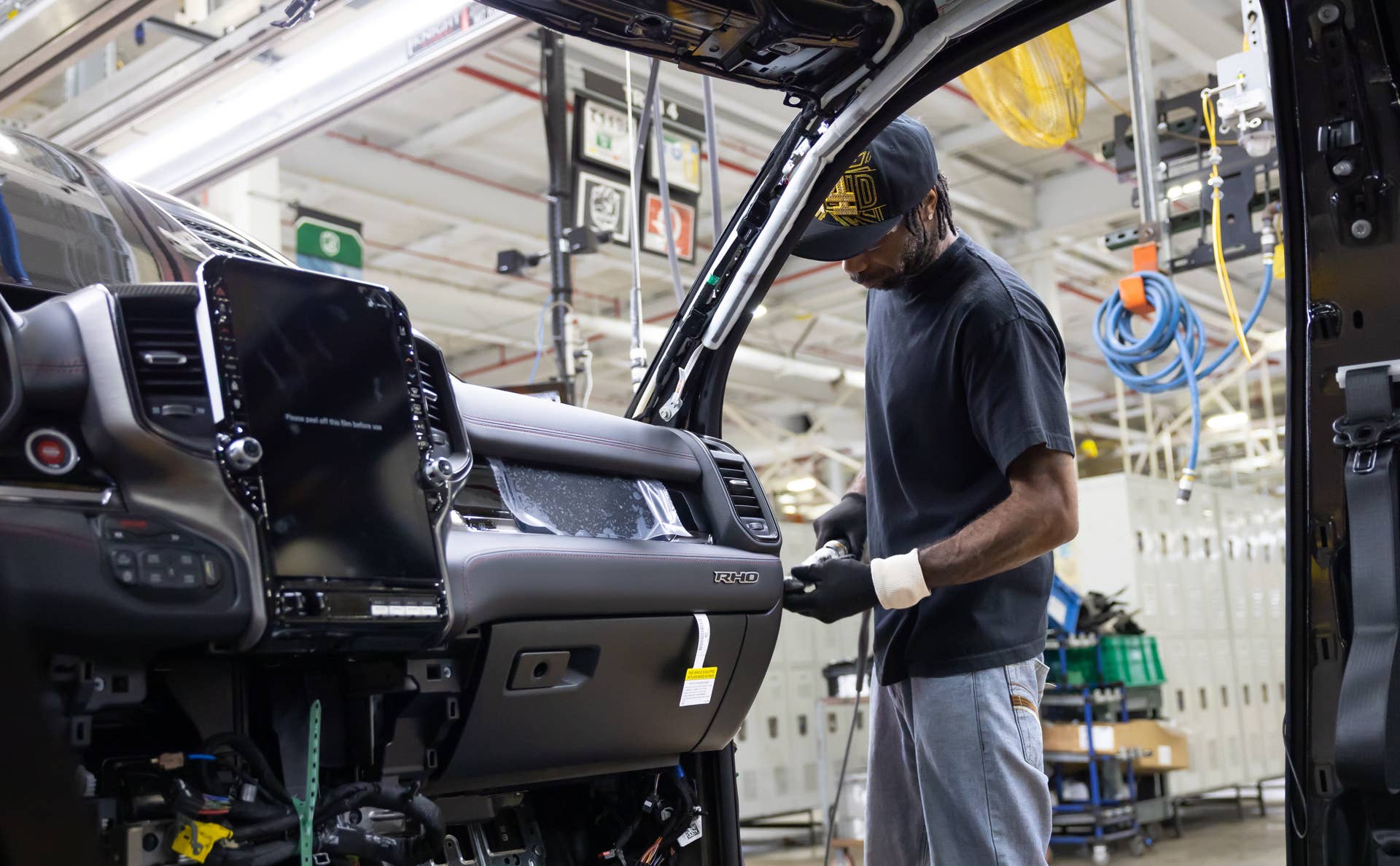 Jeep, Dodge, and Ram Deploy 2,000 New Engineers to Fix Quality - Autoblog