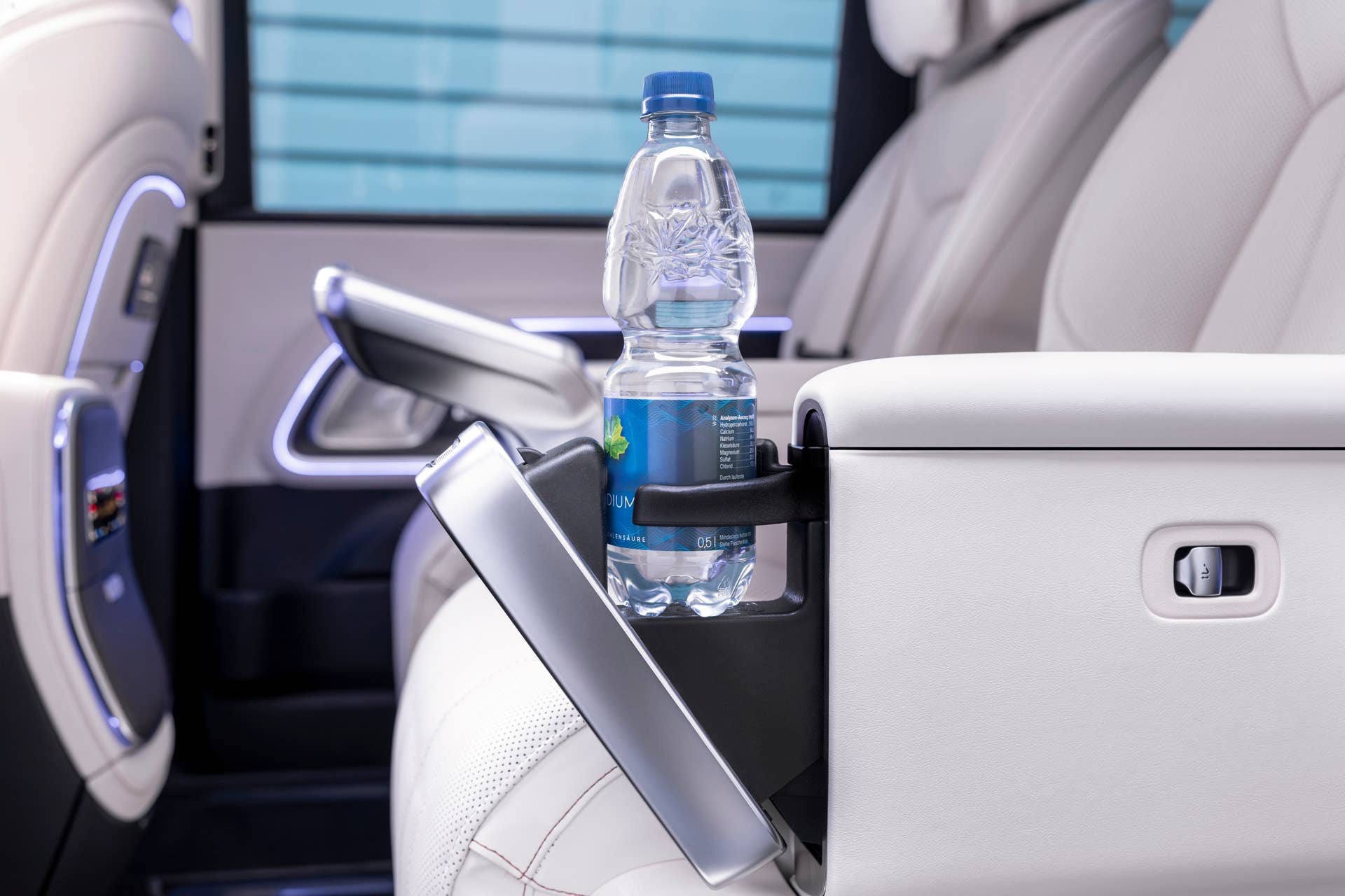 Mercedes-Benz VLE Brings S-Class Luxury To The Minivan Segment - Autoblog