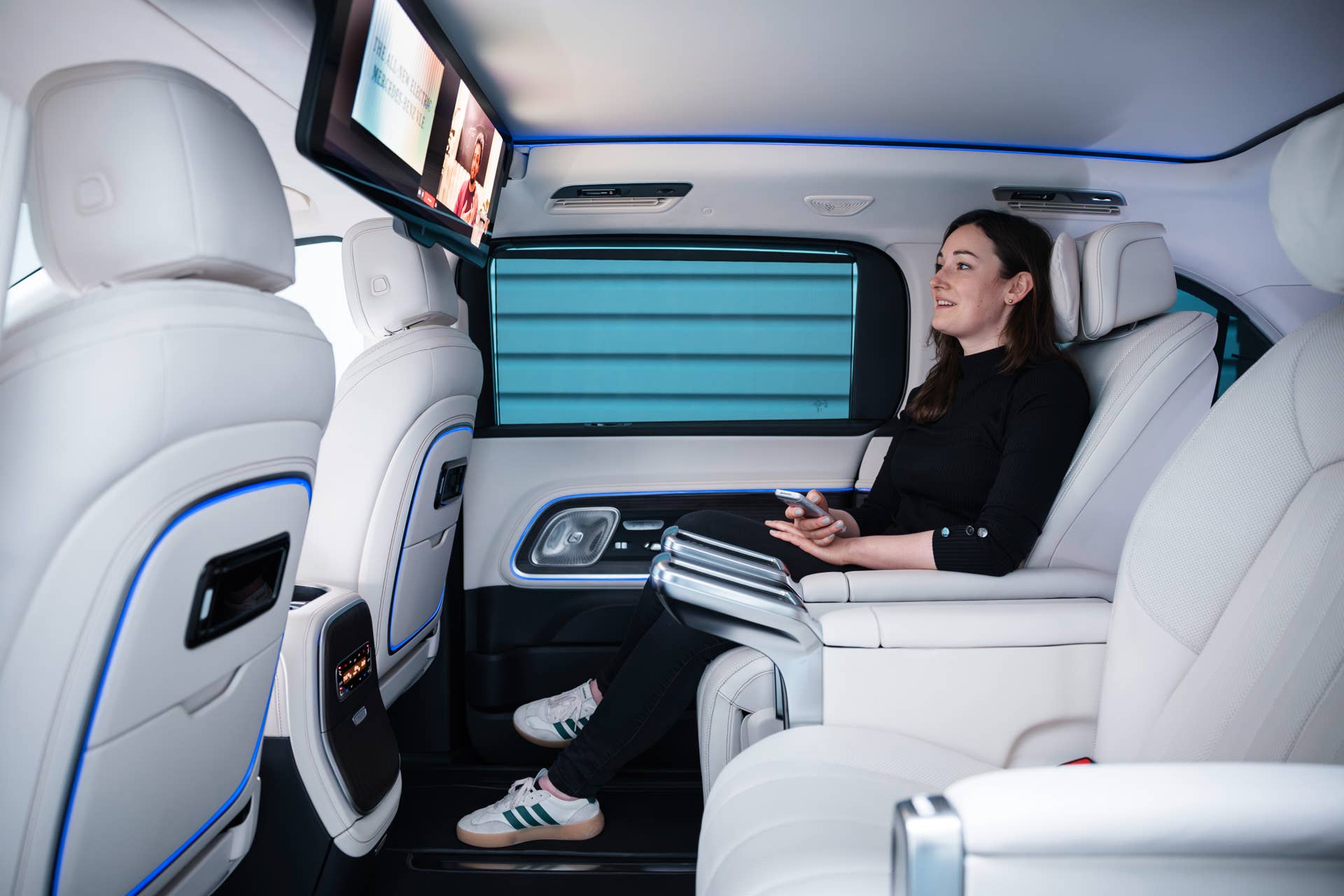 Mercedes-Benz VLE Brings S-Class Luxury To The Minivan Segment - Autoblog