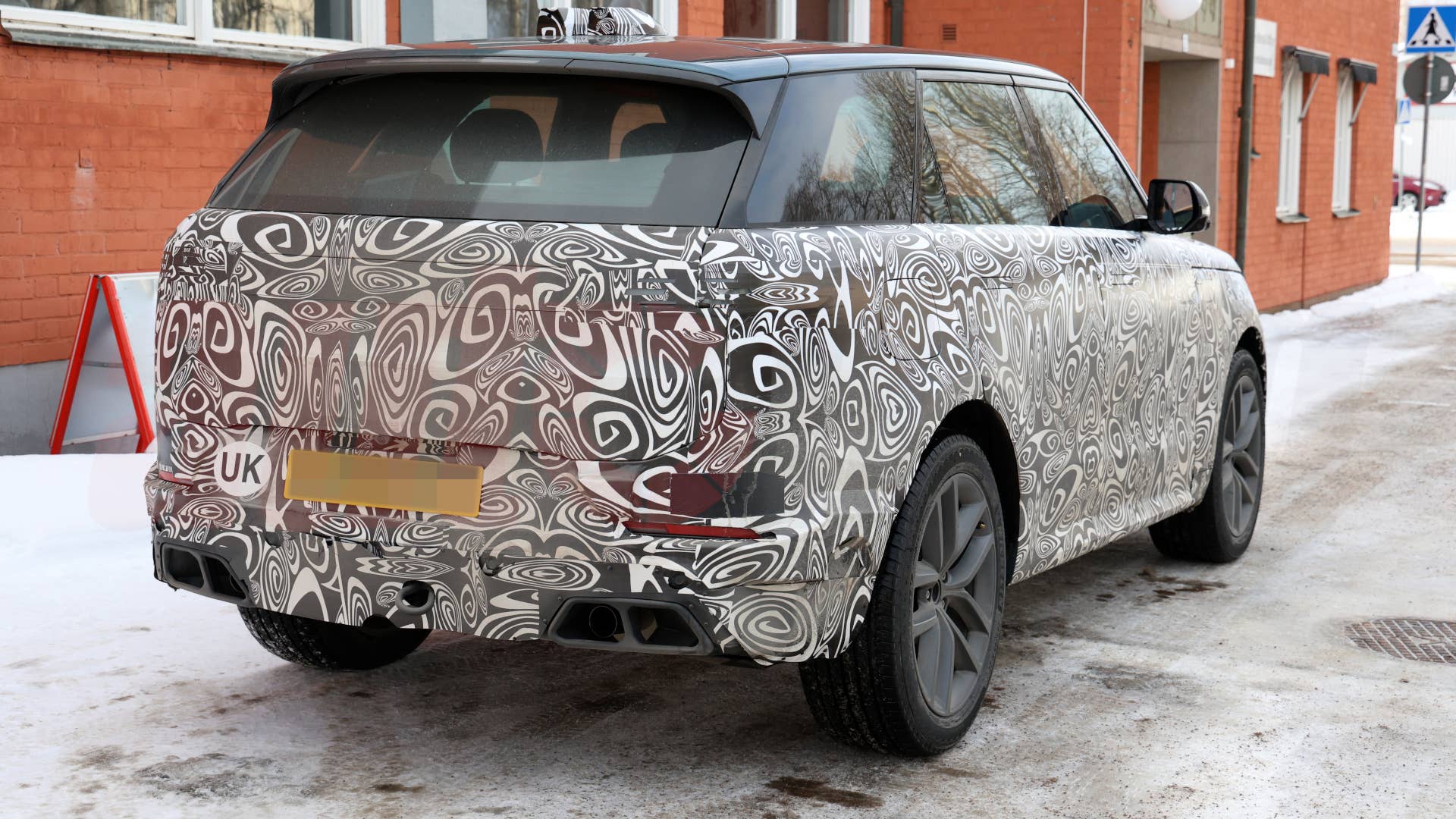 SPIED: The 2027 Range Rover Sport Is Getting a New Look - Autoblog