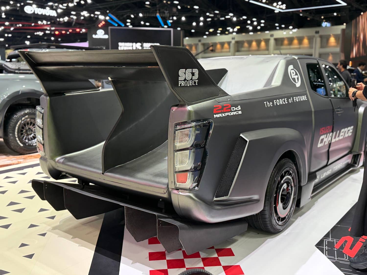 Isuzu Built a Pickup Truck That’s Basically a Race Car - Autoblog
