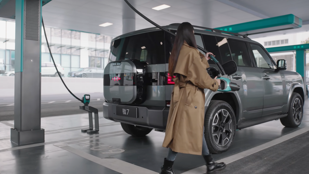 BYD’s 9-Minute EV Charging Breakthrough Is Stuck Outside America - Autoblog