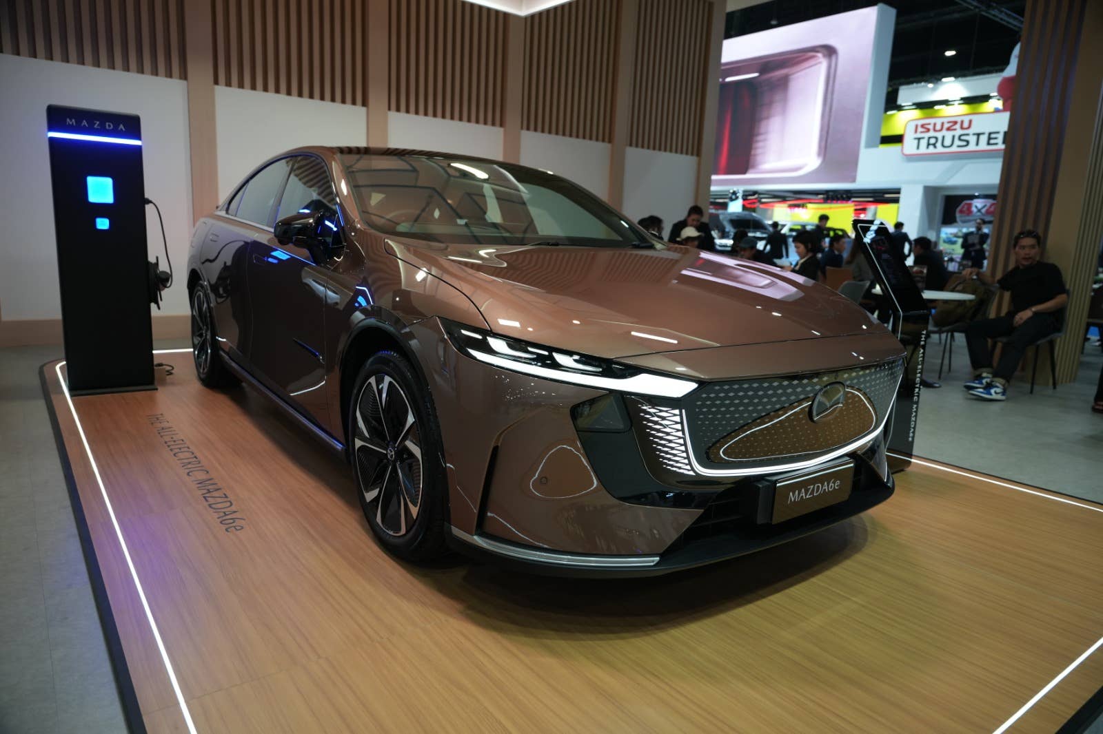 Mazda 6e First Look: Not the Mazda You Expect - Autoblog